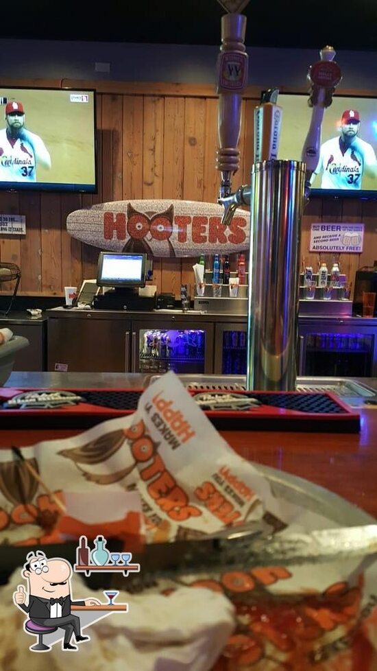 Hooters, St. Louis - Restaurant menu, prices and reviews