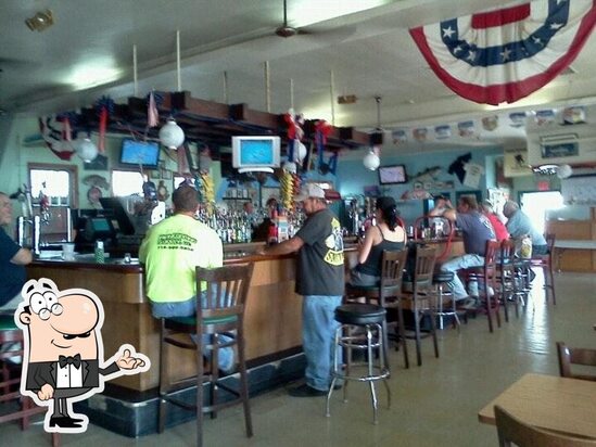 Tamaqua Bar & Marina, 84 Ebony Ct in New York City - Restaurant reviews