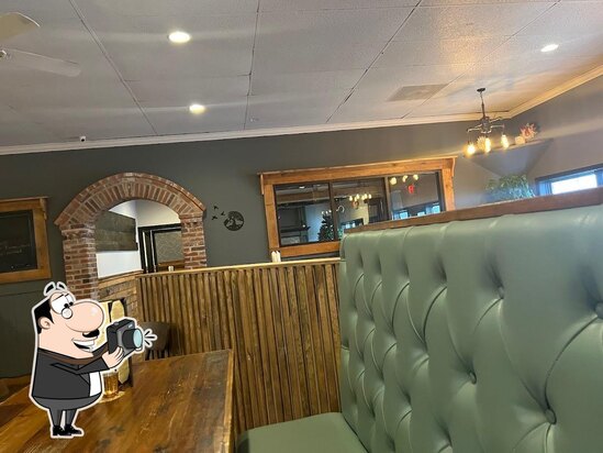 Enclave Grille in Burlington - Restaurant menu and reviews