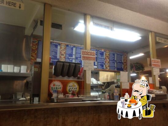 Menu at Douglas Burgers fast food, Paramount