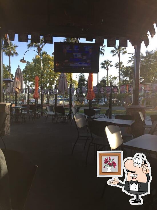 Hooters of Long Beach, Long Beach - Restaurant menu, prices and reviews