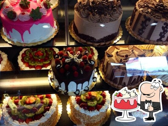 Dearborn Sweets, 6456 Greenfield Rd in Dearborn - Restaurant reviews