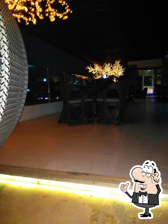 Room 801 Rooftop Bar and Restaurant, Лапу-Лапу - Меню, цены и отзывы о ...