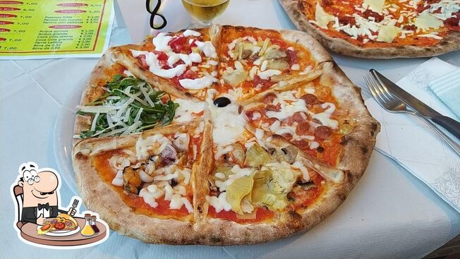 Ristorante Pizzeria La Nuova Porta Rossa, Rocca di Neto - Restaurant ...