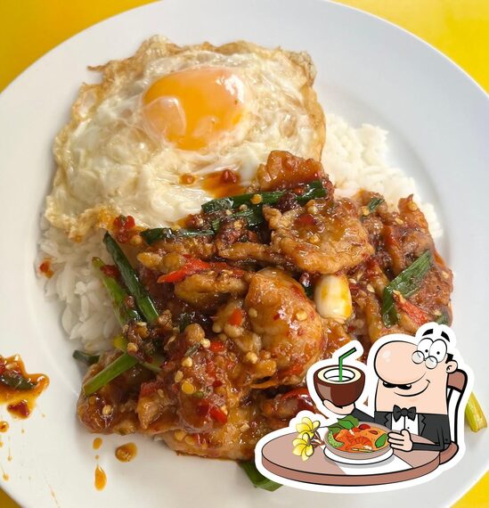 Tee - Thai restaurant (Garlic pork with rice) หมูกระเทียม กระเพราหมู ...