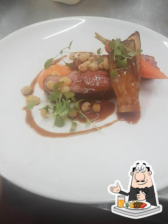 Woodford Bridge Country Club in England - Restaurant reviews