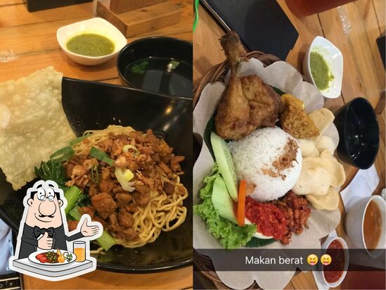Menu at Kiosk by Tee Shop, Padang