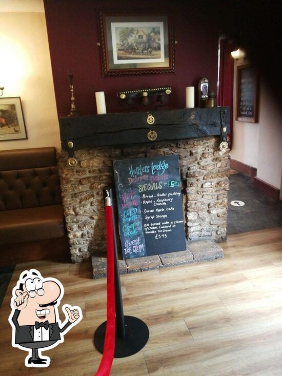 Menu at Hunters Lodge Inn pub & bar, Wincanton, Leigh Common