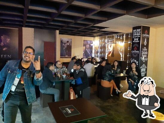 LA CATANA , RESTOBAR , MUSICA EN VIVO , KARAOKE , TRAGOS , HAMBURGUESAS ...
