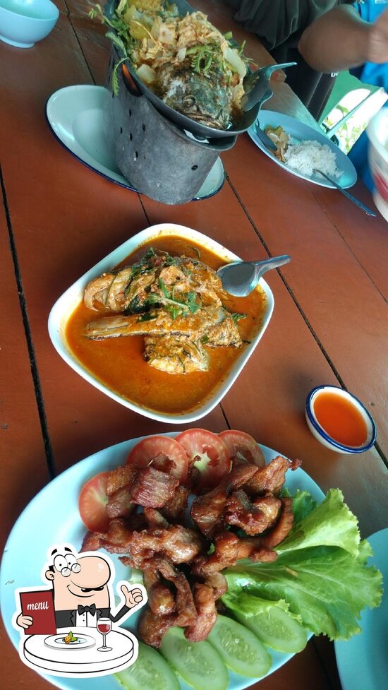 Menu at Rim Chao Phraya Restaurant, Phra Nakhon Si Ayutthaya