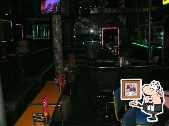 Lune Time/ Showtime Bar, Angeles - Restaurant menu, prices and reviews
