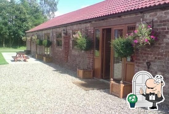 Café Pool Bridge Farm - Wild Swimming & Wellbeing, York - Opiniones del ...