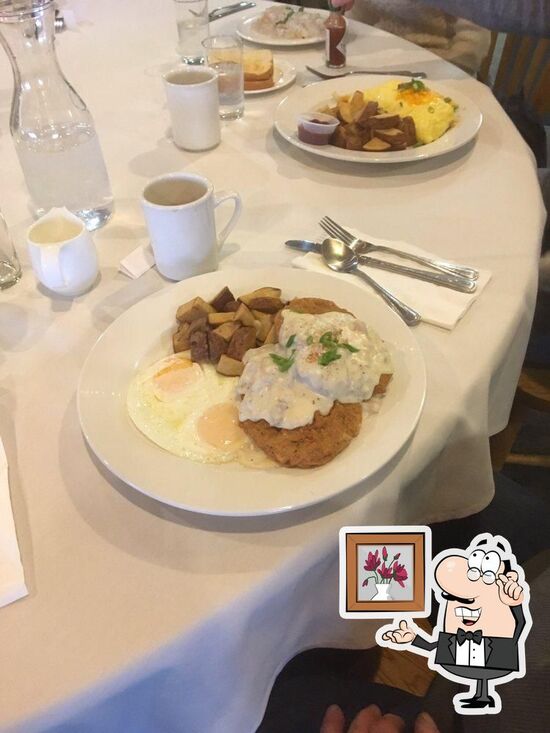 Front Nine Restaurant & Bar in Creswell - Restaurant menu and reviews