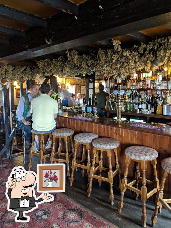 Pub y bar Pepper Box Inn, Kingswood, Windmill Hill - Opiniones del ...