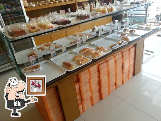 Golden Bakery, Klaten - Restaurant reviews