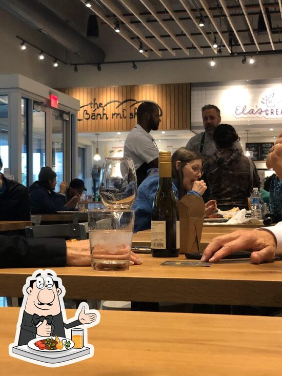Restaurante Inner Rail Food Hall, Omaha - Carta del restaurante y opiniones