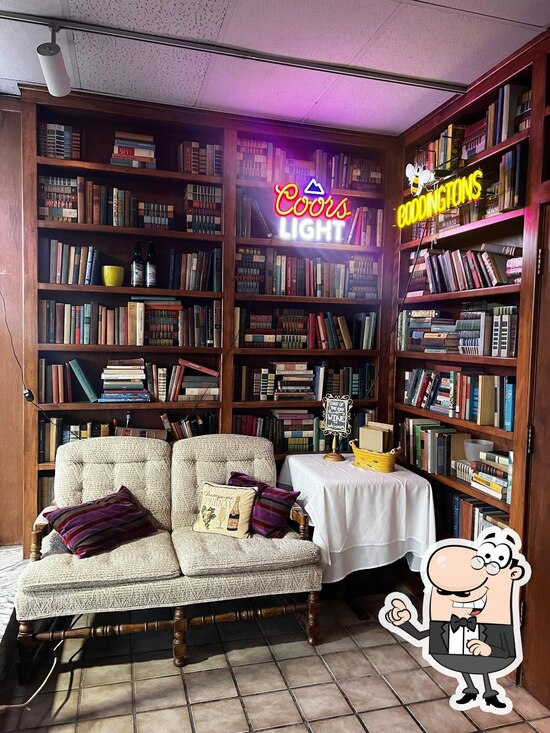 R G Books Lounge, Cedar Rapids - Restaurant menu, prices and reviews