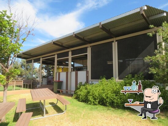Sumthin' Tastee, Whyalla Playford - Restaurant menu, prices and reviews