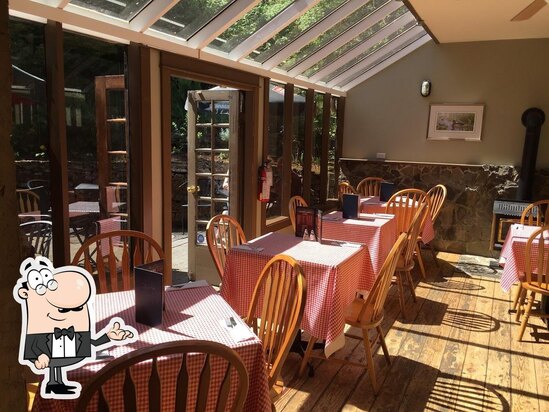 Stonehouse Pub, Sidney - Restaurant menu, prices and reviews