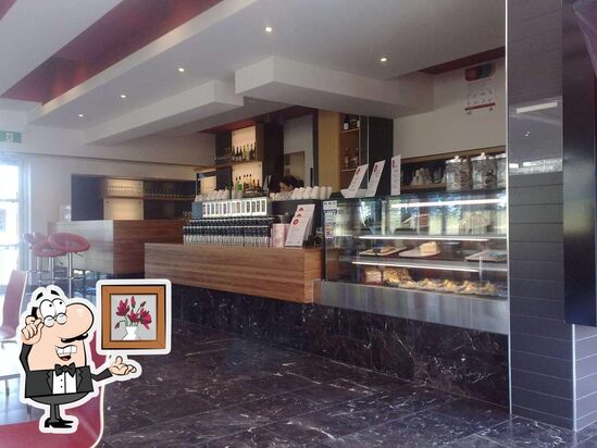Limelight Bistro &Bar, Logan Central - Restaurant menu, prices and reviews