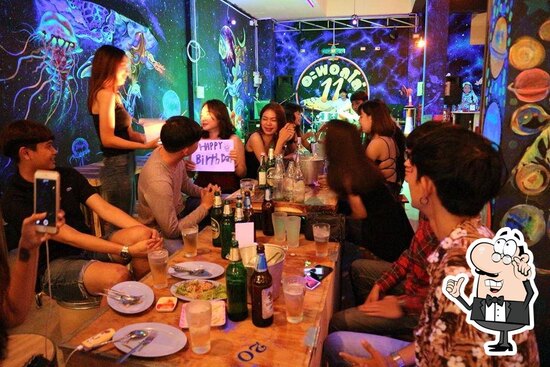 Pub y bar อะพอลโล่11, Kham Riang - Opiniones del restaurante