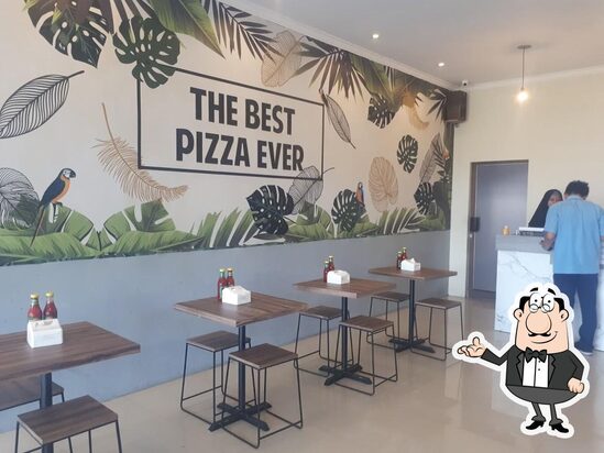 Roland Pizza restaurant, Banyuwangi - Restaurant reviews