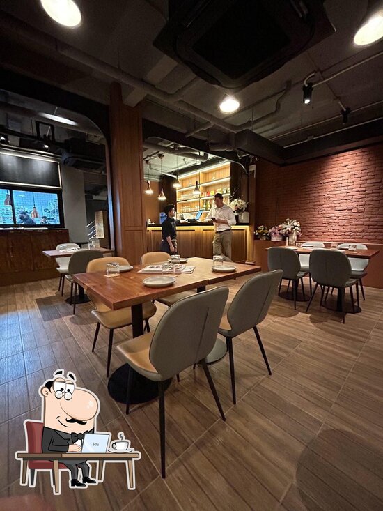Melly Sukhumvit, Bangkok - Restaurant menu, prices and reviews