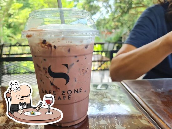 Safe zone Cafe’ At Khaokheow, Bang Phra - Restaurant reviews