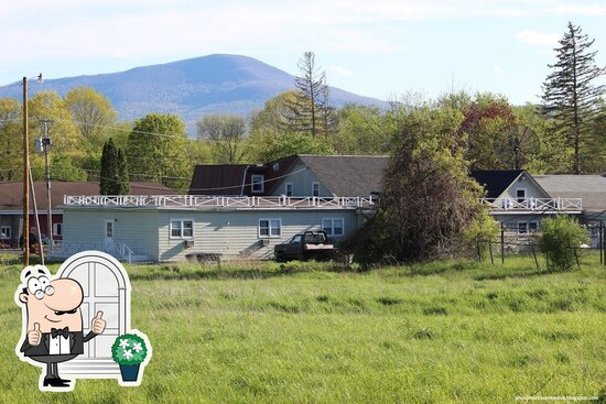 The Kilcar Hotel & Bar, Greenville - Restaurant menu, prices and reviews