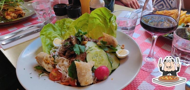 Le Chat Bossu cafe, Paris, 126 Rue du Faubourg Saint-Antoine ...