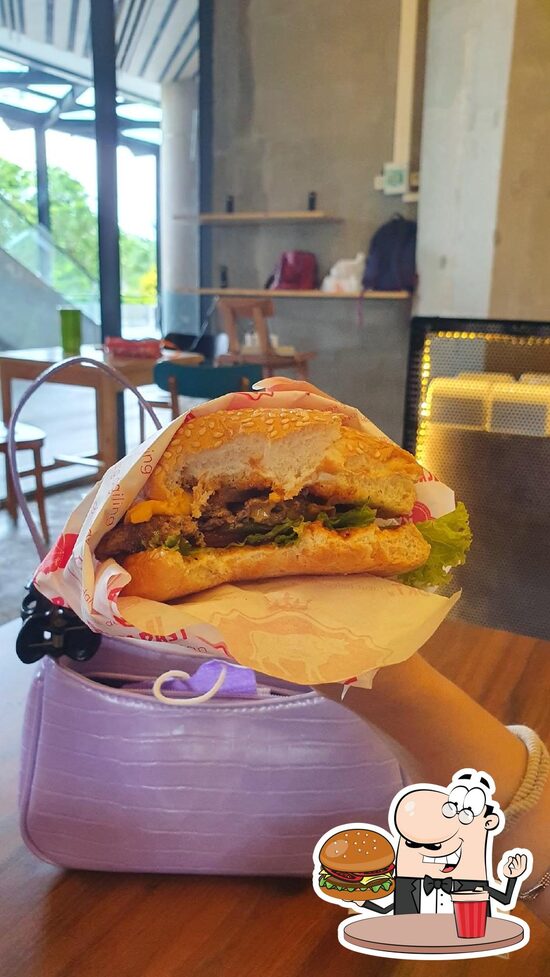 Burger Kalap Lagoon Avenue Mall Sungkono restaurant, Surabaya ...