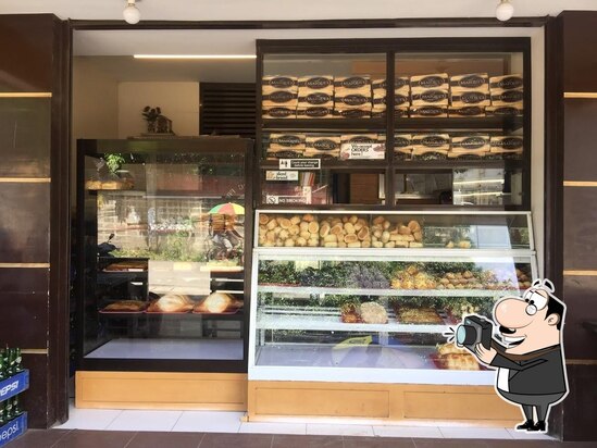 Maiqui's Bread. Cakes. Pastries (Guadalupe 1 Branch), Cebu City ...