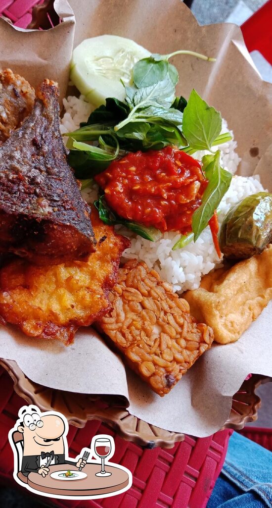 Menu at Nasi Tempong Juara Khas Banyuwangi, Tropodo