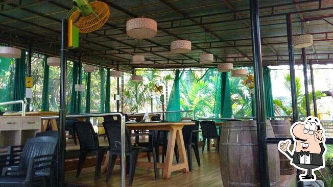 Edward's Yard, Goa Velha - Restaurant menu, prices and reviews