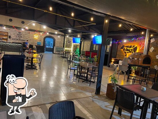THE ROAD BURGER, Leon - Restaurant menu, prices and reviews