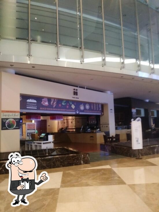 The Hub restaurant, Dubai, 67FP+3VM - Sheikh Zayed Rd - Restaurant reviews
