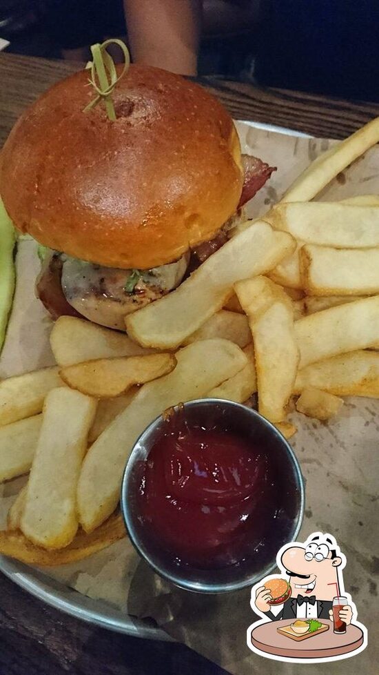 Maverick's Kitchen • Drink • Sports in Canton - Restaurant menu and reviews