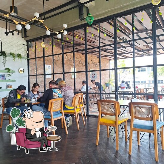Simon & Sons Coffee And Bakery, Jambi - Restaurant menu, prices and reviews