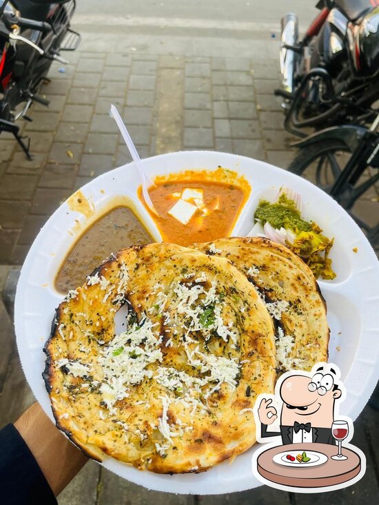 Delhi ke Mashur Chur chur Naan and chole bhature, Ahmedabad ...