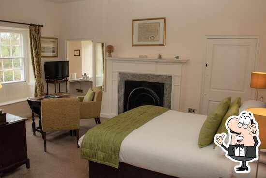 Menu at Rollestone Manor B&B, Restaurant & Cottages, Shrewton