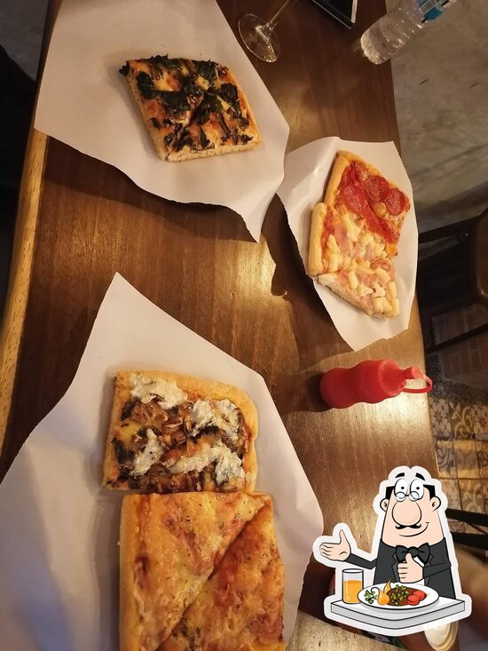 Menu at Como Pizza restaurant, Puerto Vallarta