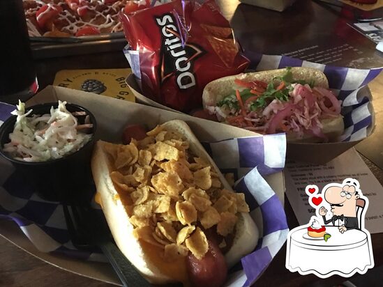 Moco Game Room & Hot Dog Bar in Cedar Rapids - Restaurant menu and reviews