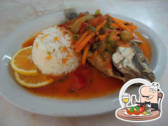 Menu at Mariscos El Delfín restaurant, Ciudad Juarez