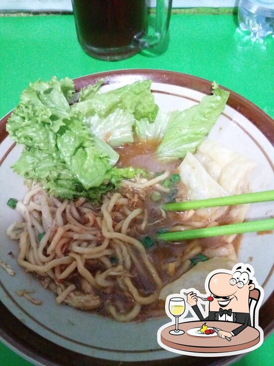 Menu at Pangsit Mie Ayam Surabaya Om Yusuf cafe, Tuban