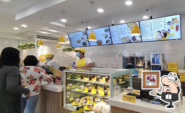 Goldilocks Bakeshop, Pasig, Emerald Mansion - Restaurant reviews