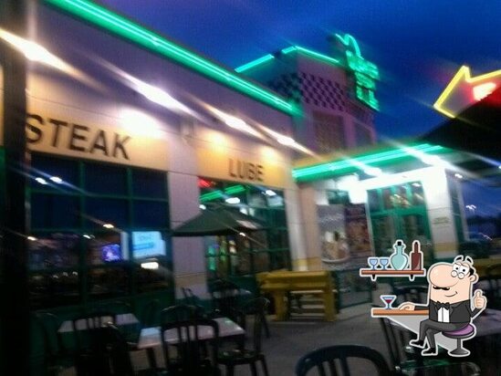 Quaker Steak & Lube, Austintown - Restaurant menu, prices and reviews