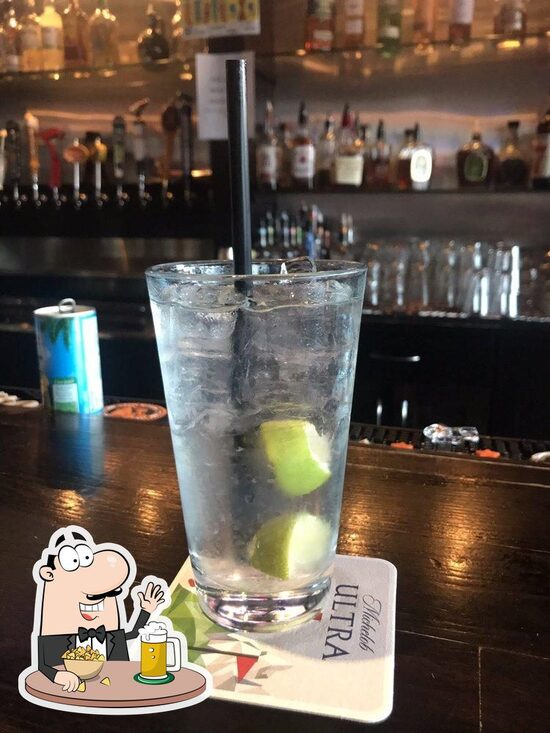Sidetrack Eatery & Pub, 10700 SE 208th St in Kent - Restaurant menu and ...