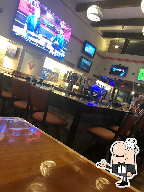Hooters, 1655 Olmstead Dr in Portage - Restaurant menu and reviews