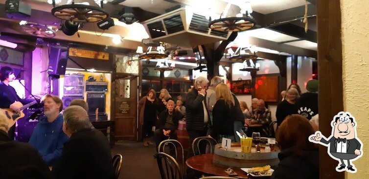 The Oak Tree Tavern, The Basin - Restaurant menu, prices and reviews