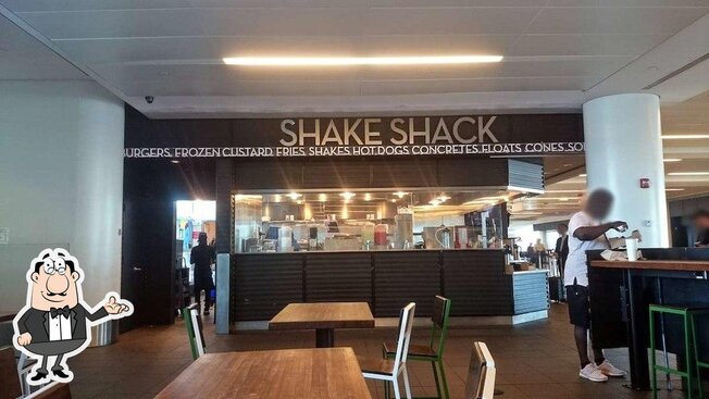 Menu at Shake Shack restaurant, New York City, Terminal 4 / Gate B23 & B37